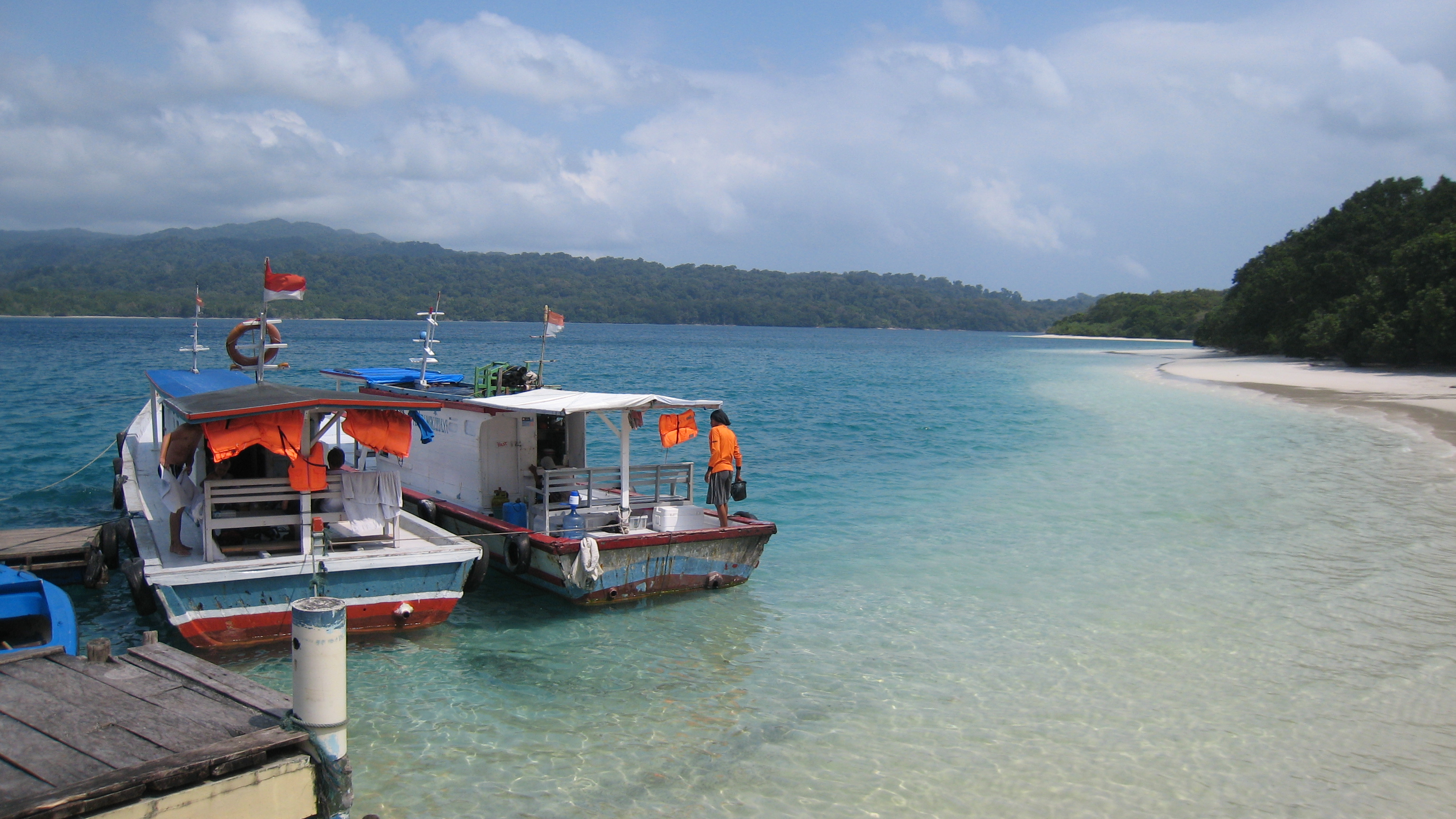 Peucang Island : Plages : Mer : Bateaux : Transport : Parc National de ...