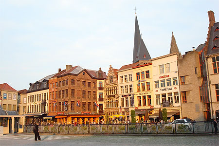 Vrijdagmarkt : Vrijdagmarkt (marché du Vendredi) : Gand (Gent ...