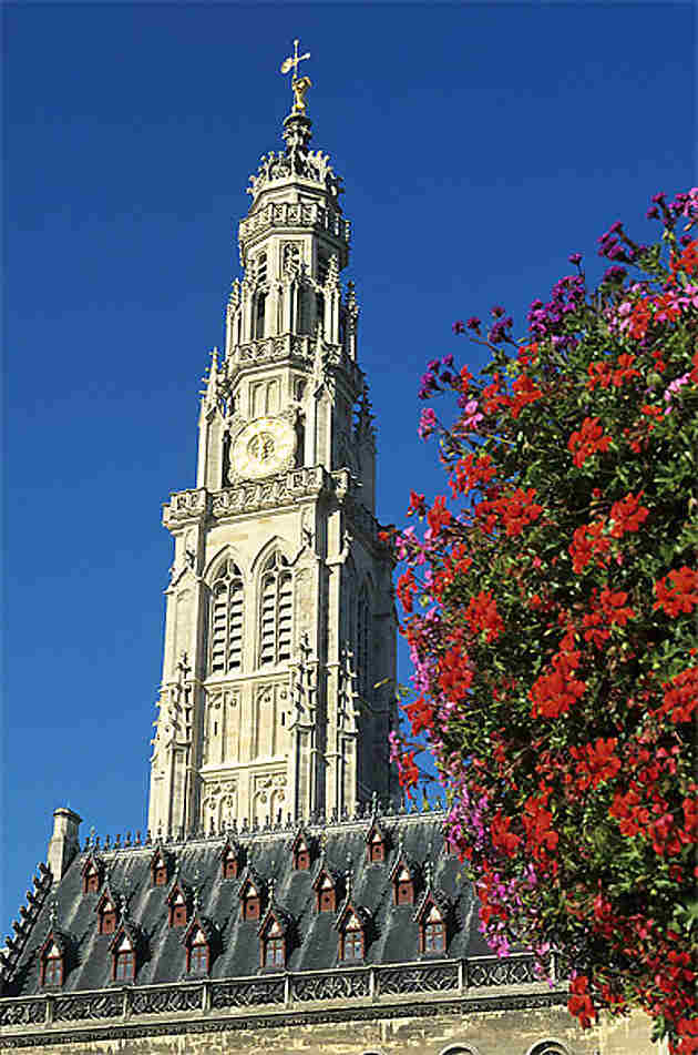 Beffroi de l'hôtel de ville d'Arras : Place des Héros : Arras : Pas-de ...