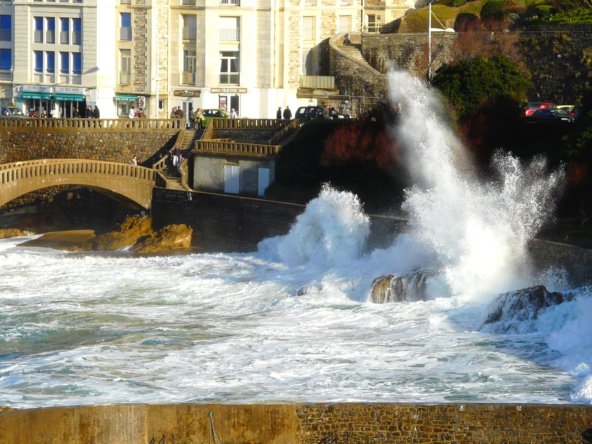 Très grosses vagues : Biarritz : Pyrénées-Atlantiques : Pays basque et ...