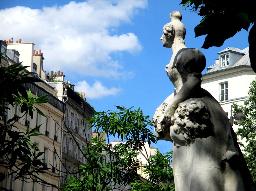 La grisette vendeuse de roses 1830 : Statues : Square Jules Ferry ...