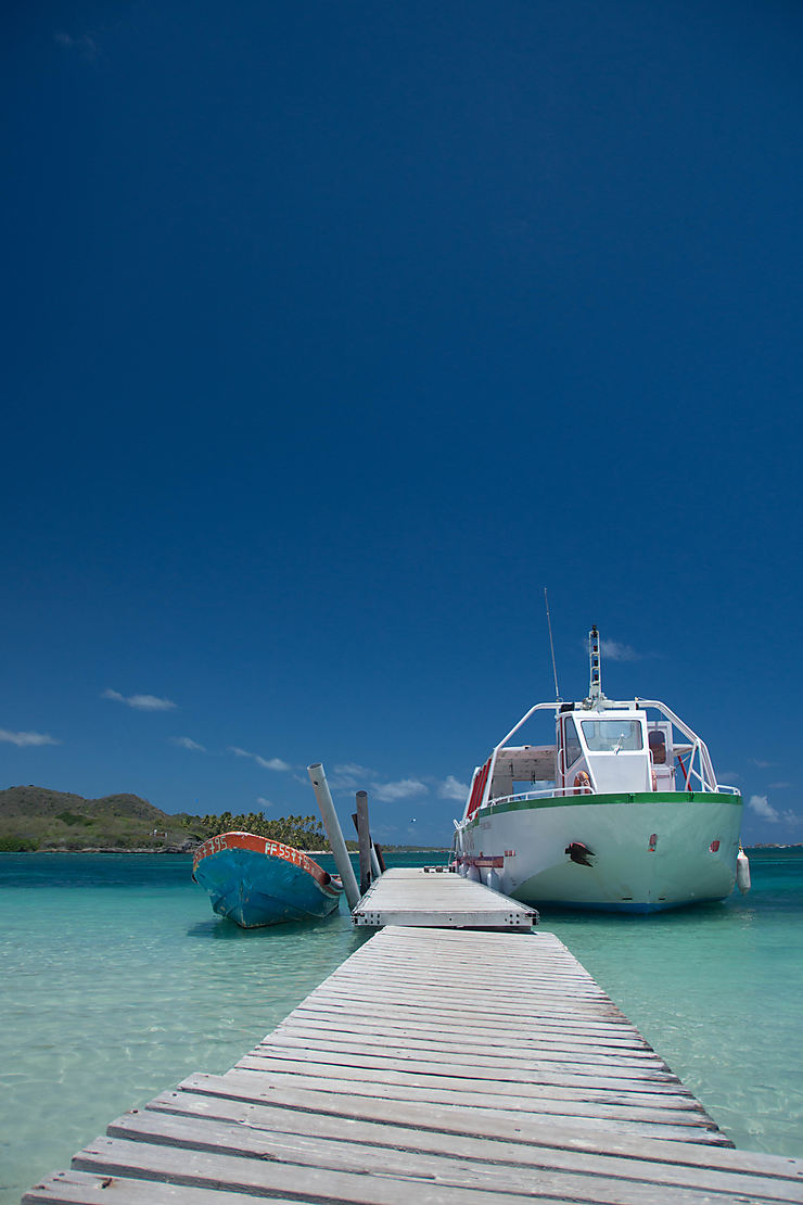 Au bout du ponton à Sainte-Anne : Bateaux : Transport : Sainte-Anne ...