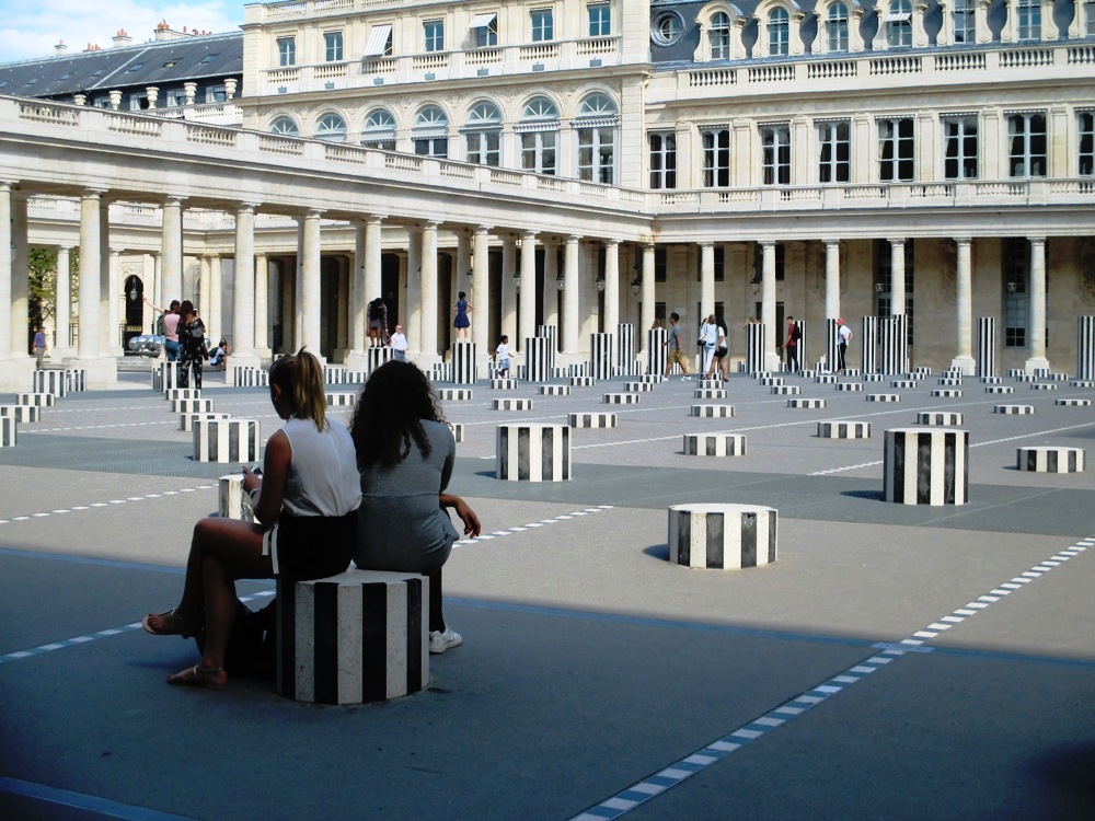 Les colonnes de Buren : Palais-Royal : 1er arrondissement : Paris ...
