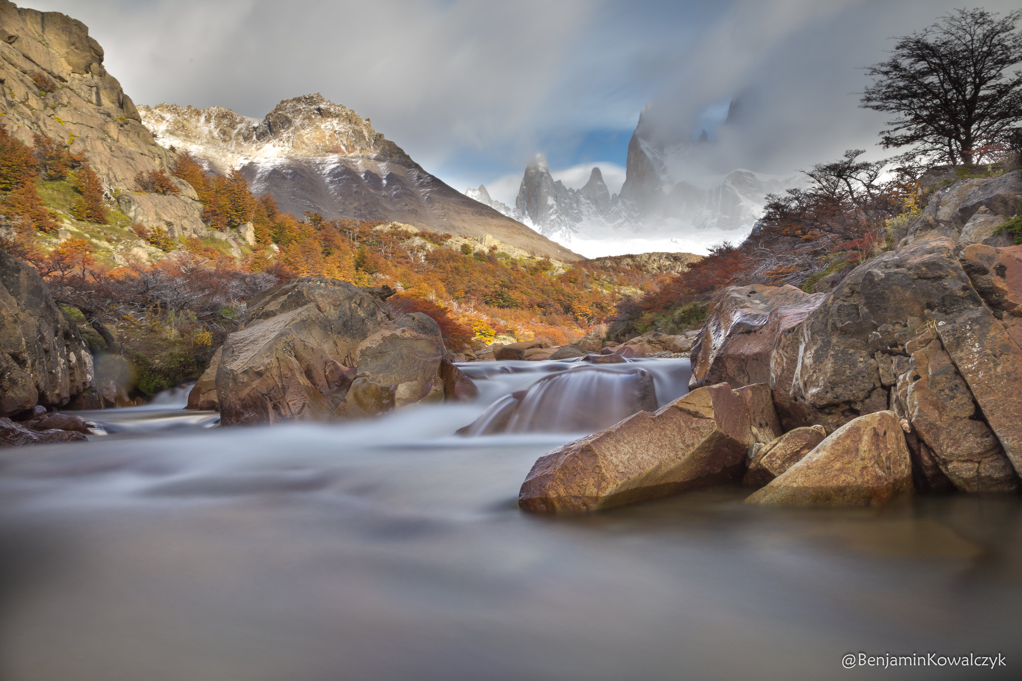 Fitz Roy depuis rio de la Cascada : Montagne : Fitz Roy : El Chaltén ...