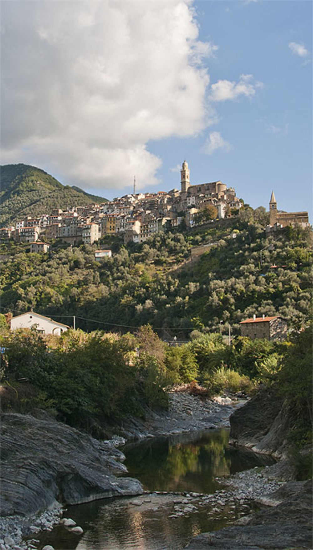 Visiter Montalto Ligure : préparez votre séjour et voyage Montalto ...
