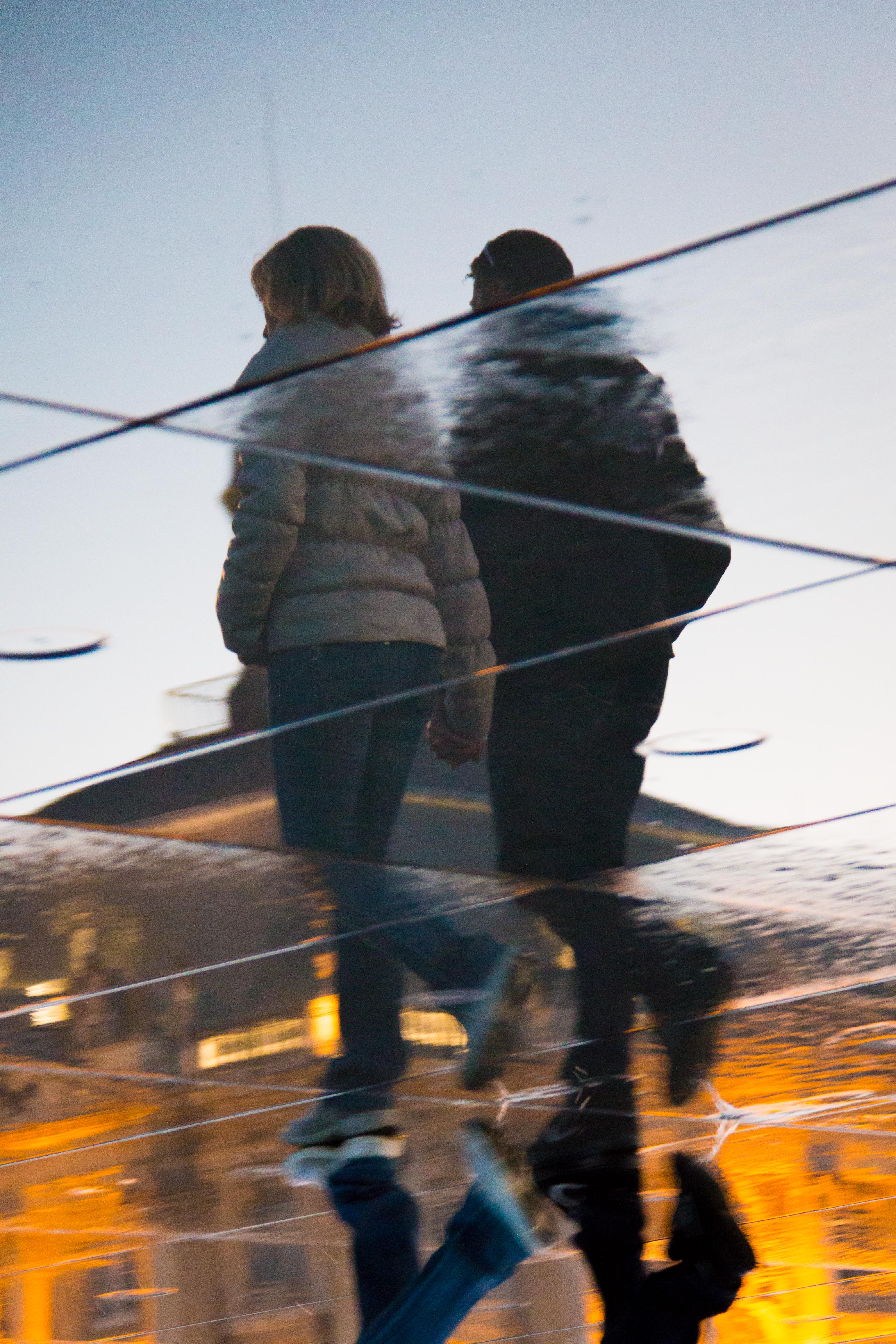 Bordeaux - Un couple dans le miroir : Miroir d'eau : Place de la Bourse ...