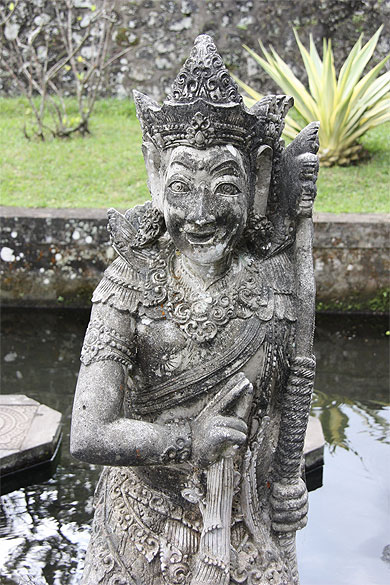Water Palace : Statues : Water Palace : Tirtagangga : Est de Bali ...