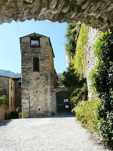 Courrette ensoleillée : Dolceacqua : Ligurie : Italie : Routard.com