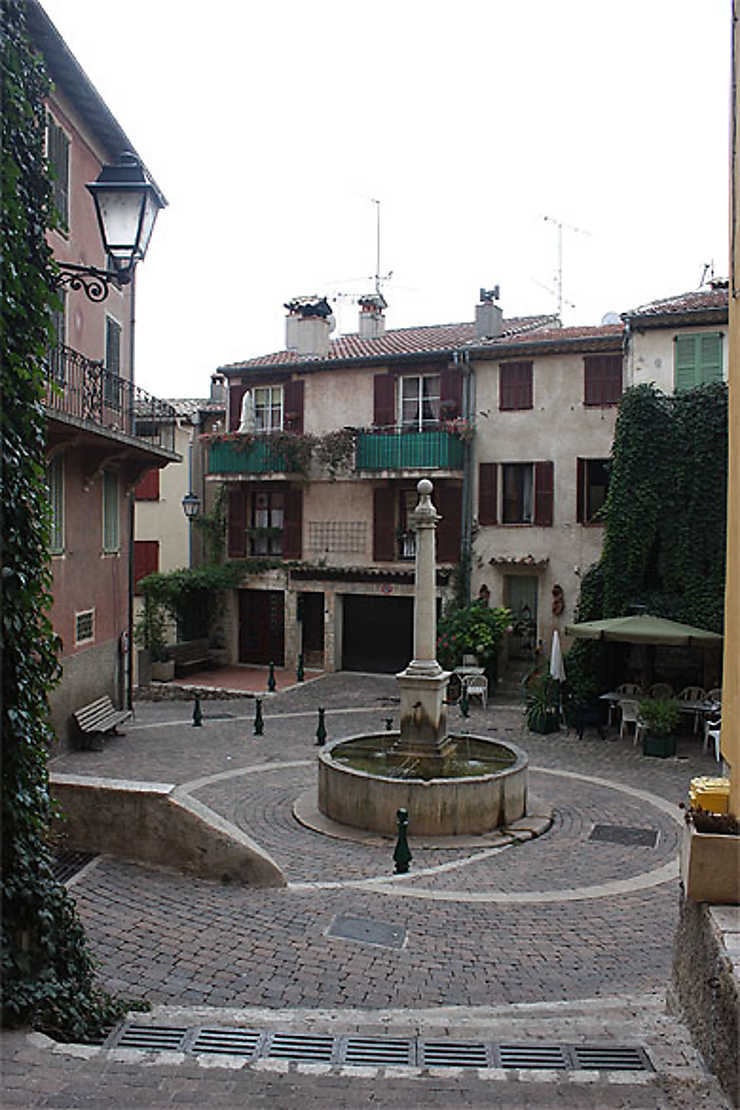 Gattières : Gattières : Alpes-Maritimes : Côte d'Azur : Routard.com