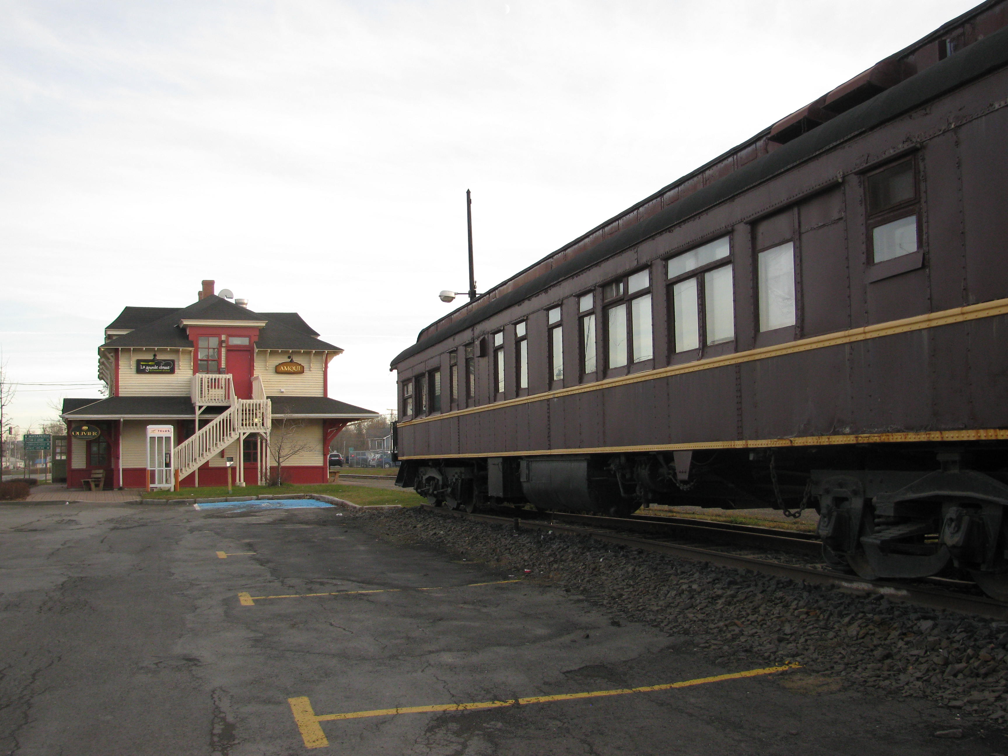 Le train et la gare à Amqui : Transport : Amqui : Gaspésie : Québec ...