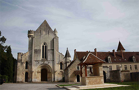 Abbaye de Fontgombault : Eglise : Abbaye Notre-Dame de Fontgombault ...