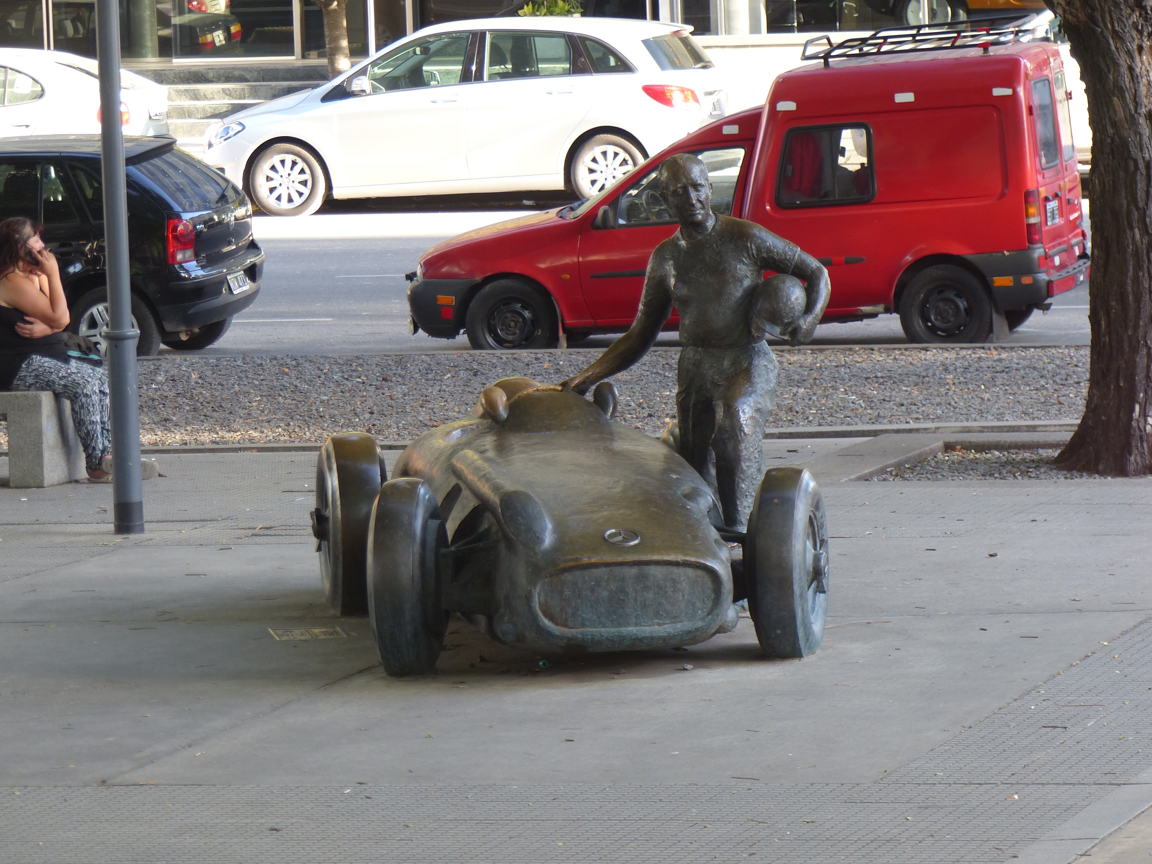 Un tour d'automobile? : Statues : Centro : Buenos Aires : Routard.com