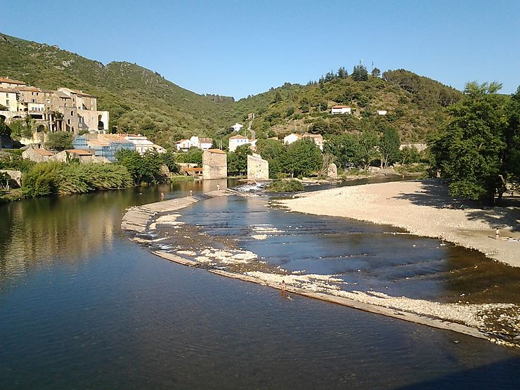 Visiter Roquebrun : préparez votre séjour et voyage Roquebrun | Routard.com