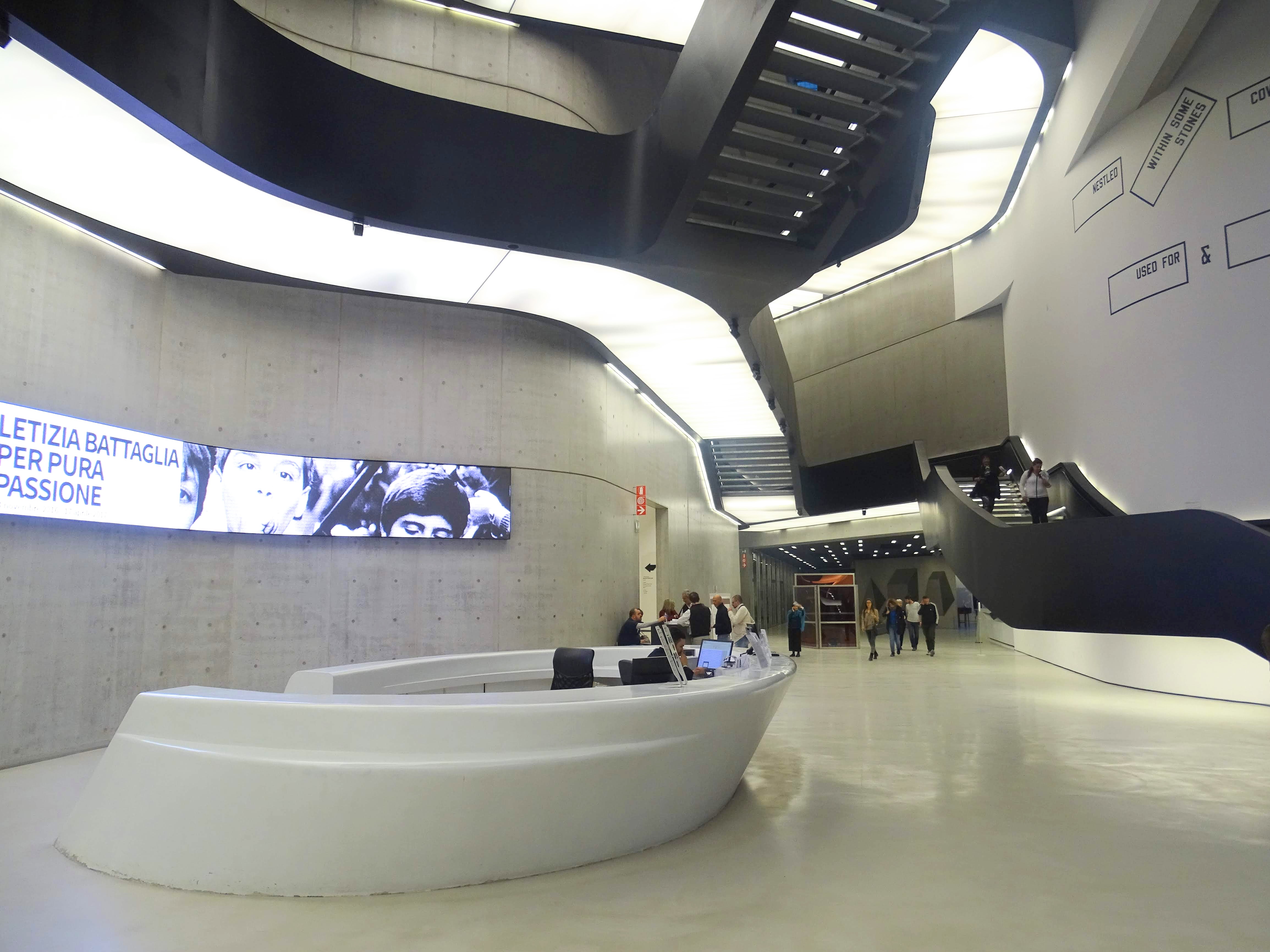Rome : MAXXI (Musée national des arts du XXIe siècle) : Rome moderne et ...