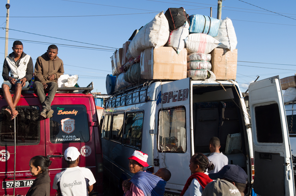 Taxi brousse : Transport : Tananarive (Antananarivo) : Province d ...