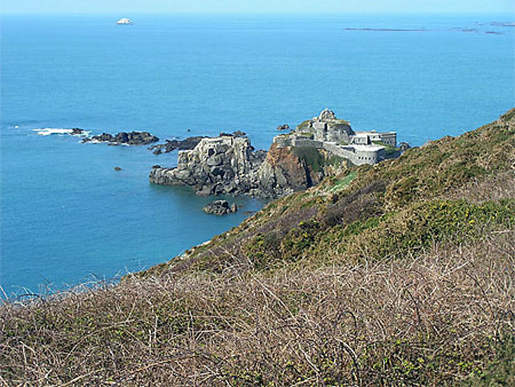 Fort Clonque : Châteaux : Fort Clonque : Aurigny (Alderney) : Îles ...