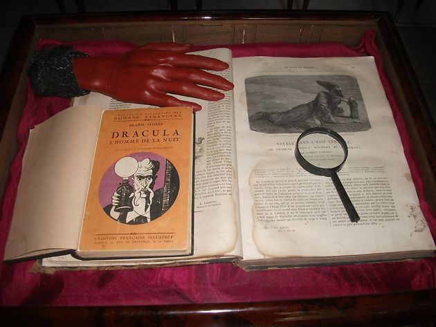 Musées insolites en France : Musée des Vampires et Monstres de l ...