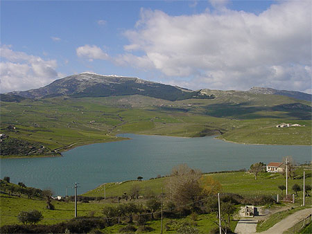 Lac de Prizzi : Lacs : Prizzi : Palerme et ses environs : Sicile ...