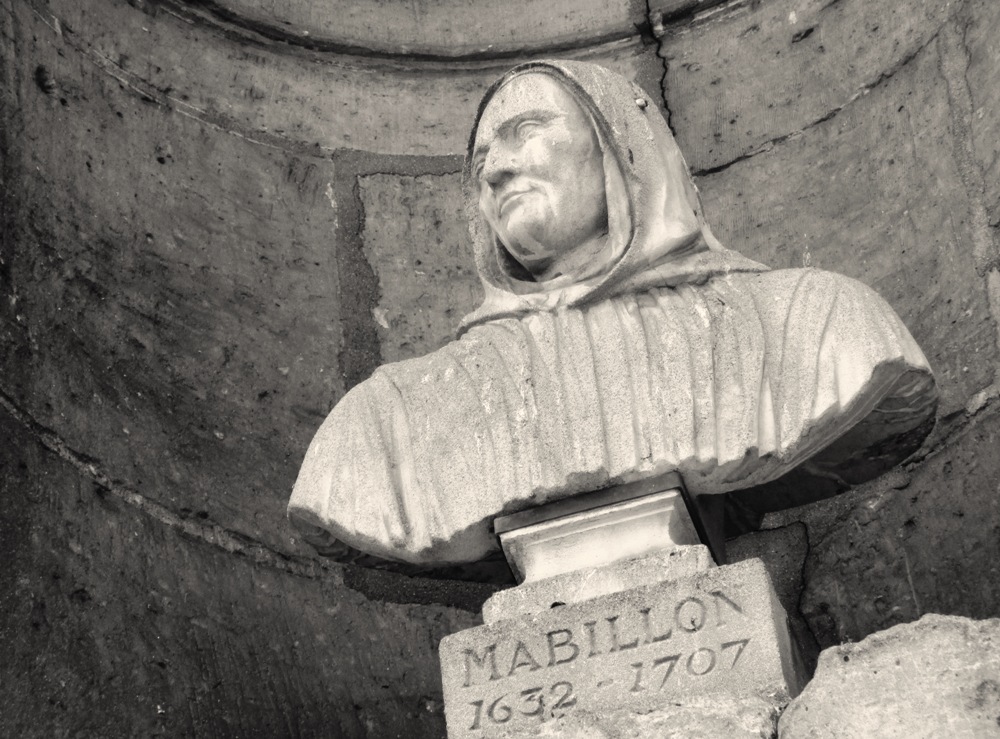 Buste de Mabillon : Statues : Noir et blanc : Église Saint-Germain-des ...