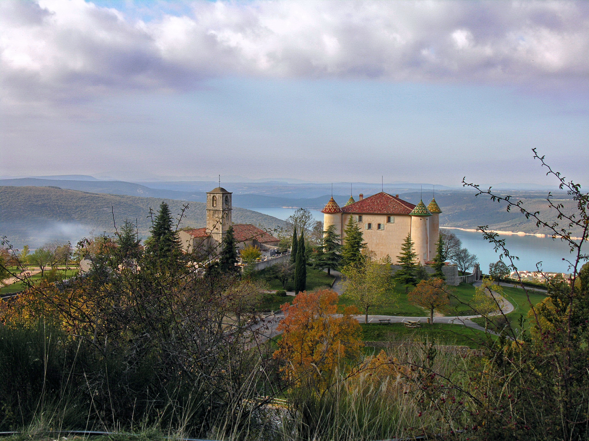 Château d'Aiguines : Châteaux : Aiguines : Var : Côte d'Azur : Routard.com