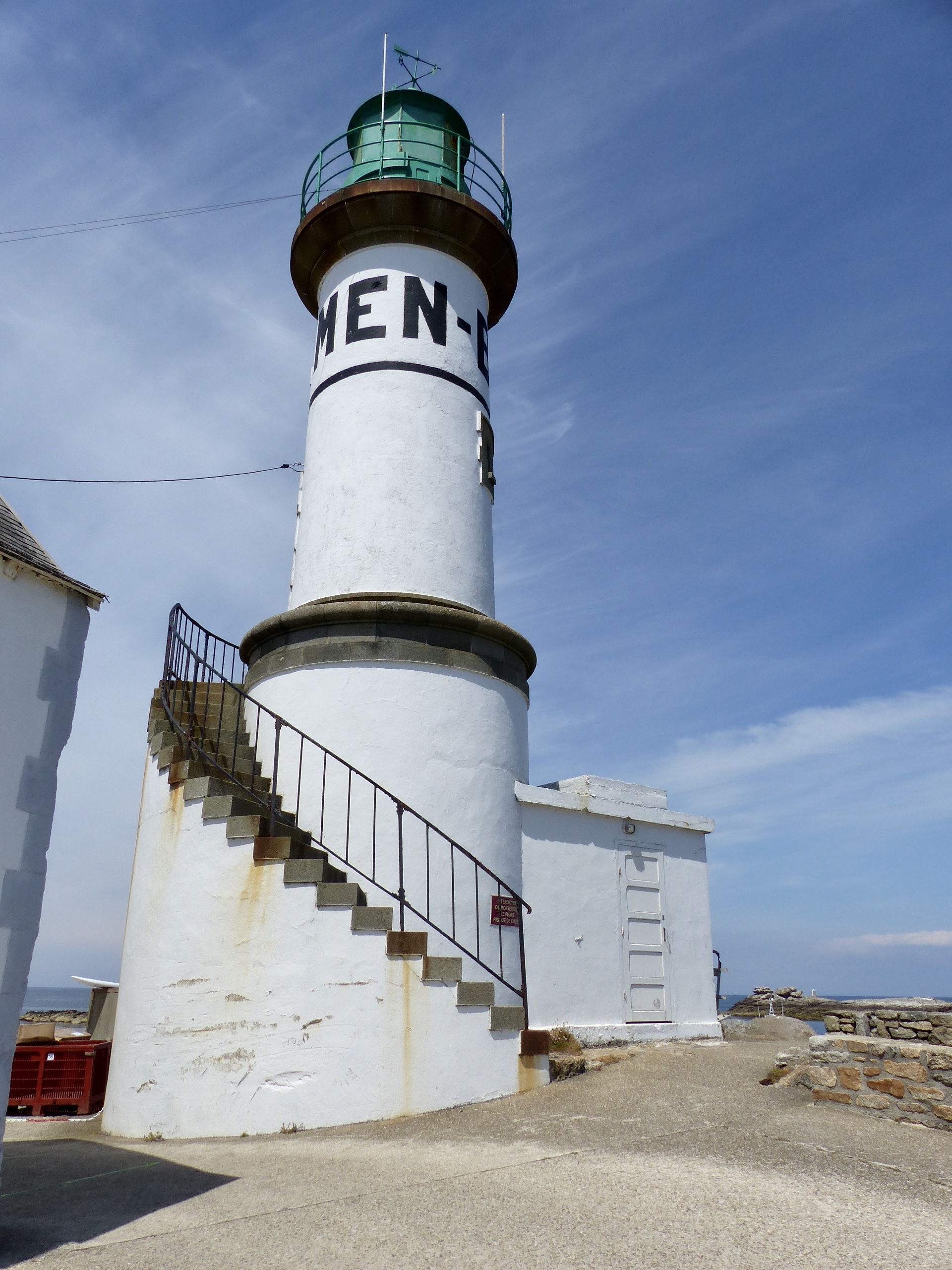 Phare de Men Brial construit en 1909 : Phares : Île de Sein (Enez Sun ...