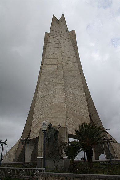 Monument des Martyrs : Place des Martyrs : Alger : Côte algérienne ...