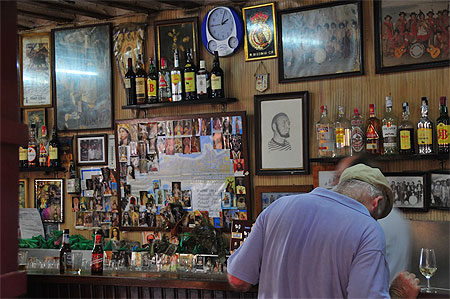 Bar de quartier : Cádiz (Cadix) : Costa de la Luz : Andalousie ...