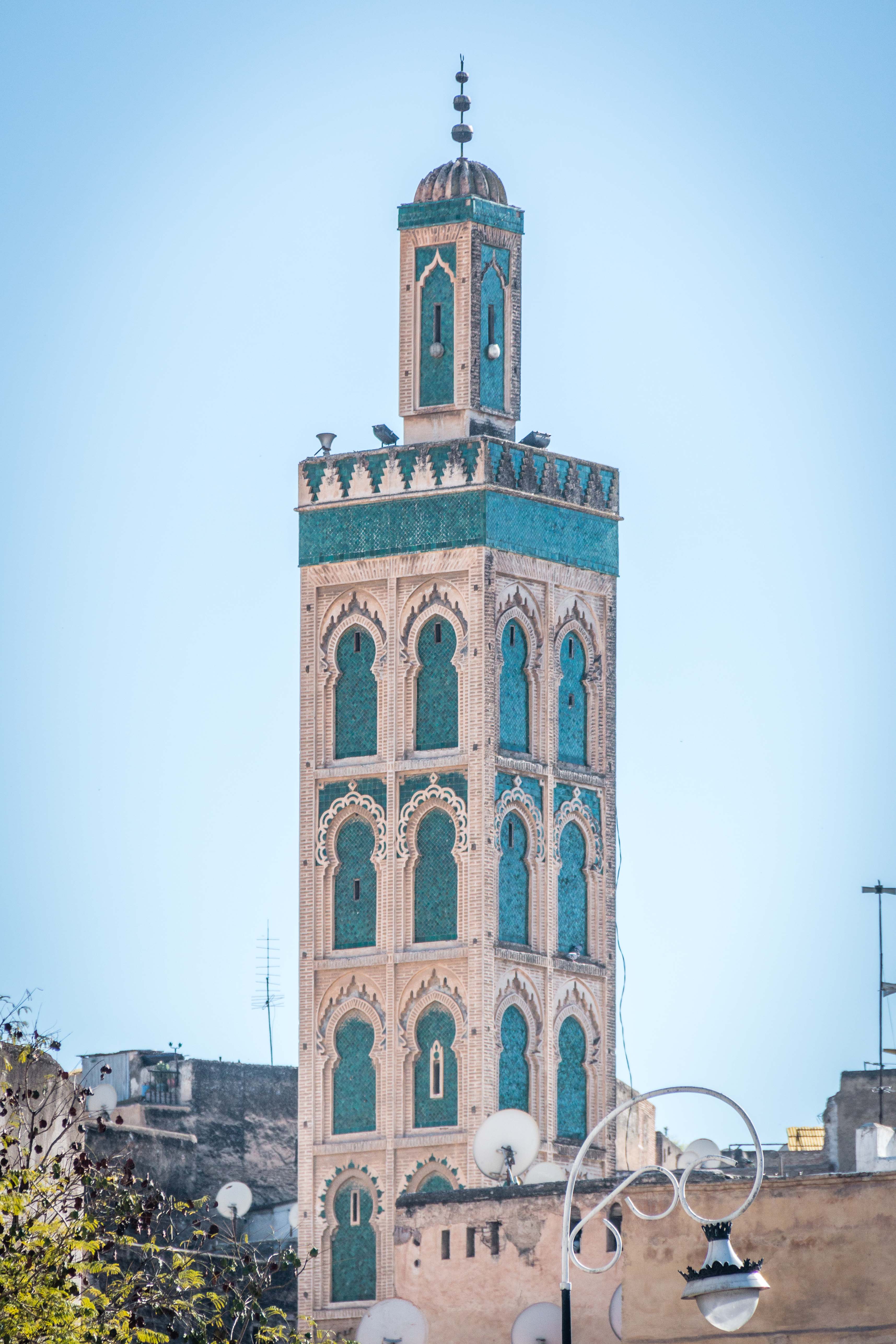 Minaret de la Mosquée Sidi Ahmed Tijani : Mosquée : Fès : Nord du Maroc ...