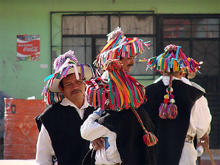 Chapeaux tzotzils : Costume : San Pedro Chenalhó : Chiapas : Mexique ...
