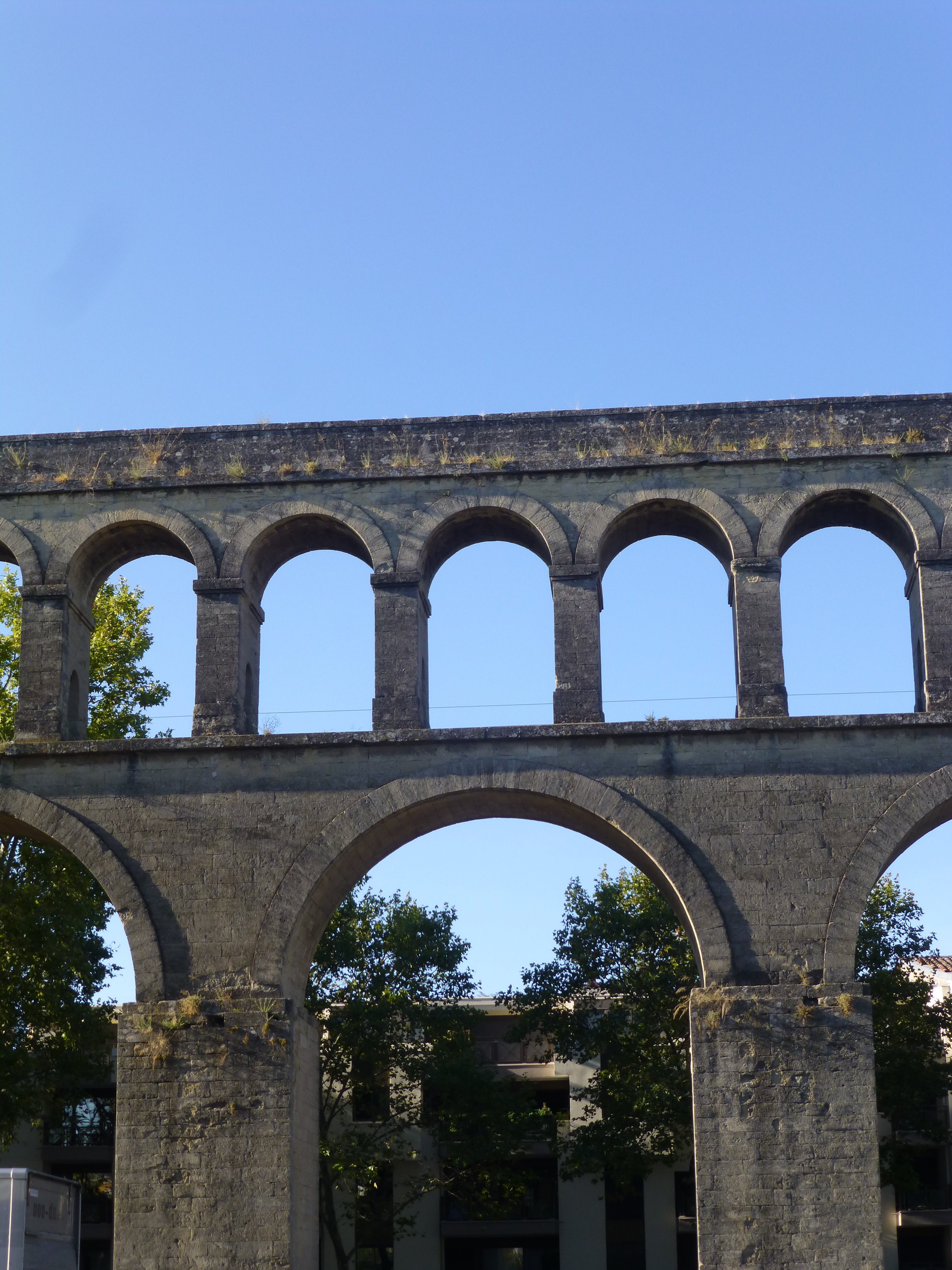 Aqueduc à Montpellier : Ponts : Montpellier : Languedoc-Roussillon ...