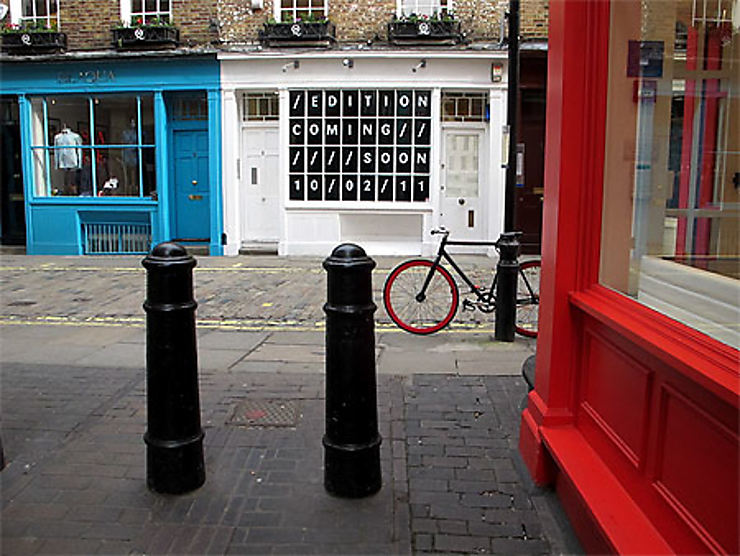 Les magasins colorés de SoHo : Soho : Centre touristique : Londres ...