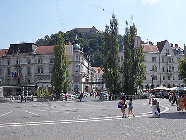 Wolfova Ulica et vue sur château : Ljubljana : Slovénie : Routard.com