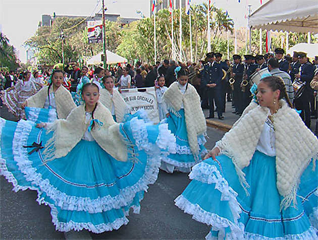Bicentenaire indépendance Paraguay : Costume : Asunción : Paraguay ...