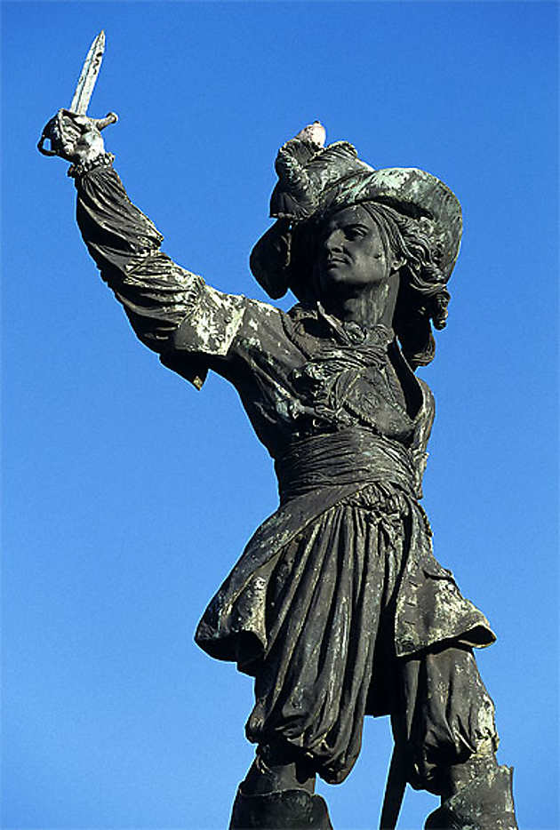 Statue de Jean Bart, Dunkerque : Statues : Place Jean Bart : Dunkerque ...