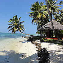 Tamatave - La plage et le port de commerce : Tamatave (Toamasina) et sa ...