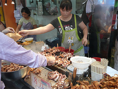 La marchande de poissons : Marchés : Hong Kong : Chine : Routard.com