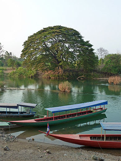 Don Det : Bateaux : Transport : Ile de Det (Don Det) : District de ...