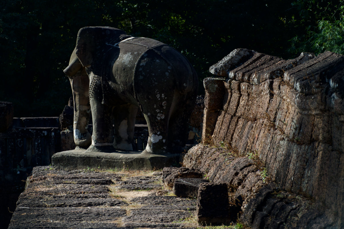 Eléphant du Mebon à Angkor : Statues : Mébon oriental : Site d'Angkor ...