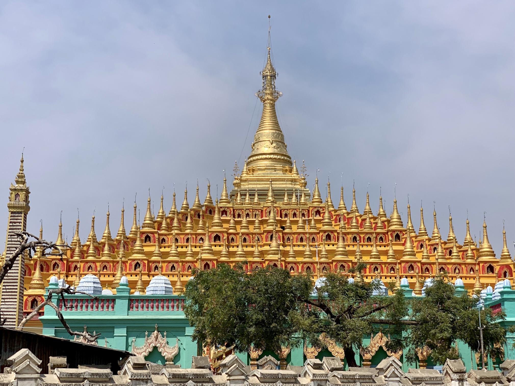 Magnifique temple : Temples : Temple Thanboddhay : Birmanie : Routard.com