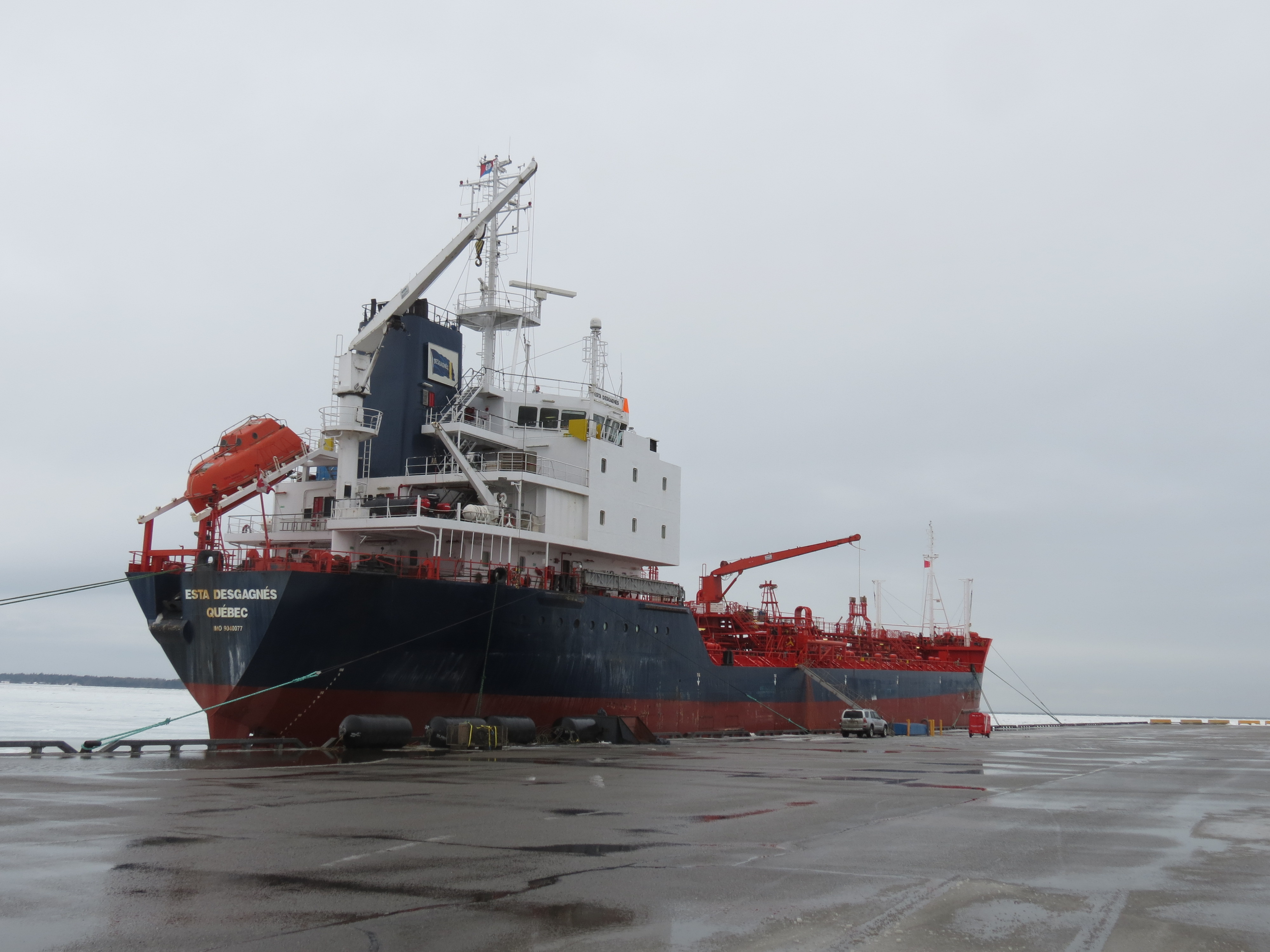 Pétrolier au port de Rimouski : Bateaux : Transport : Rimouski : Bas ...