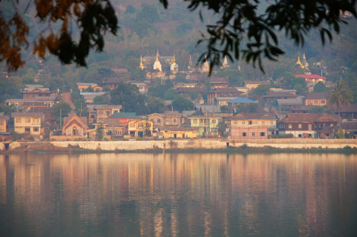 Lac de Pindaya : Lacs : Pindaya : Lac Inle et ses environs : Birmanie ...