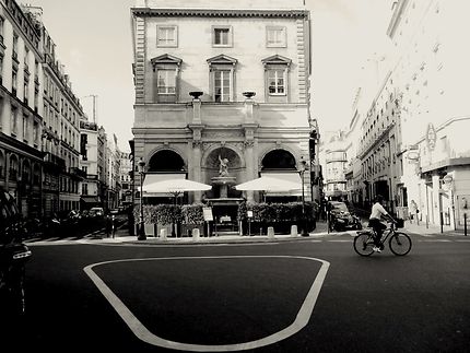 Vue générale de la place Gaillon : Noir et blanc : 2ème arrondissement ...