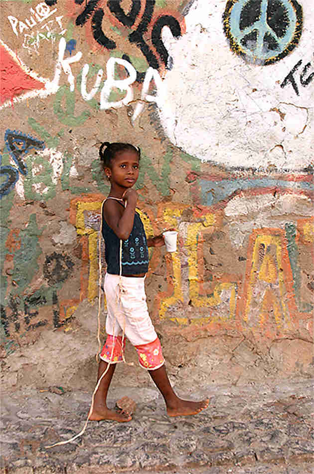 Petite fille capverdienne : Enfants : Mindelo : Île de São Vicente ...