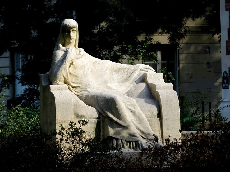 Statue Sarah Bernhardt (1926) : Statues : 17ème arrondissement : Paris ...