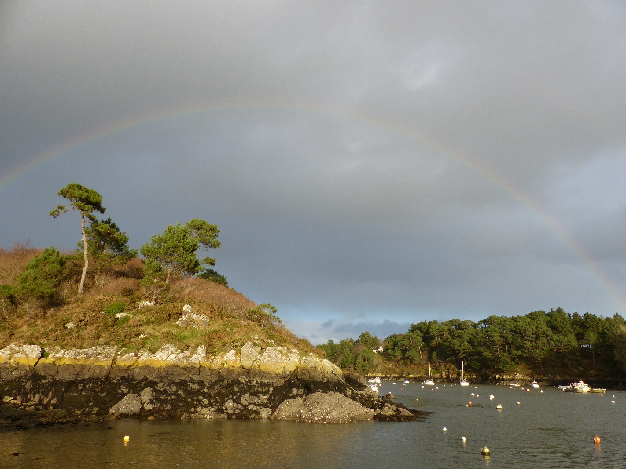 Arc en ciel sur Merrien : Merrien : Finistère : Bretagne : Routard.com