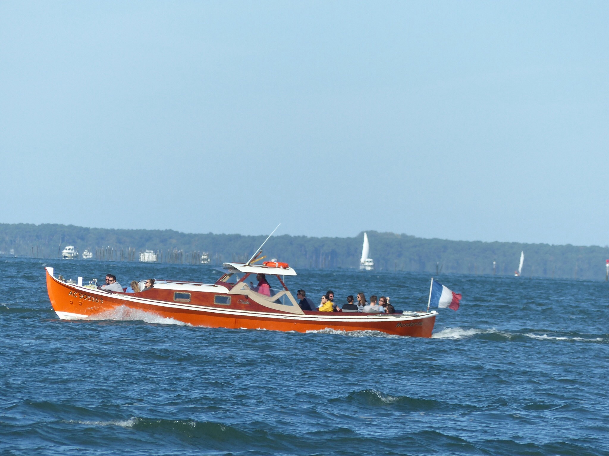 Une pinasse bateau emblématique du Bassin : Bateaux : Transport ...