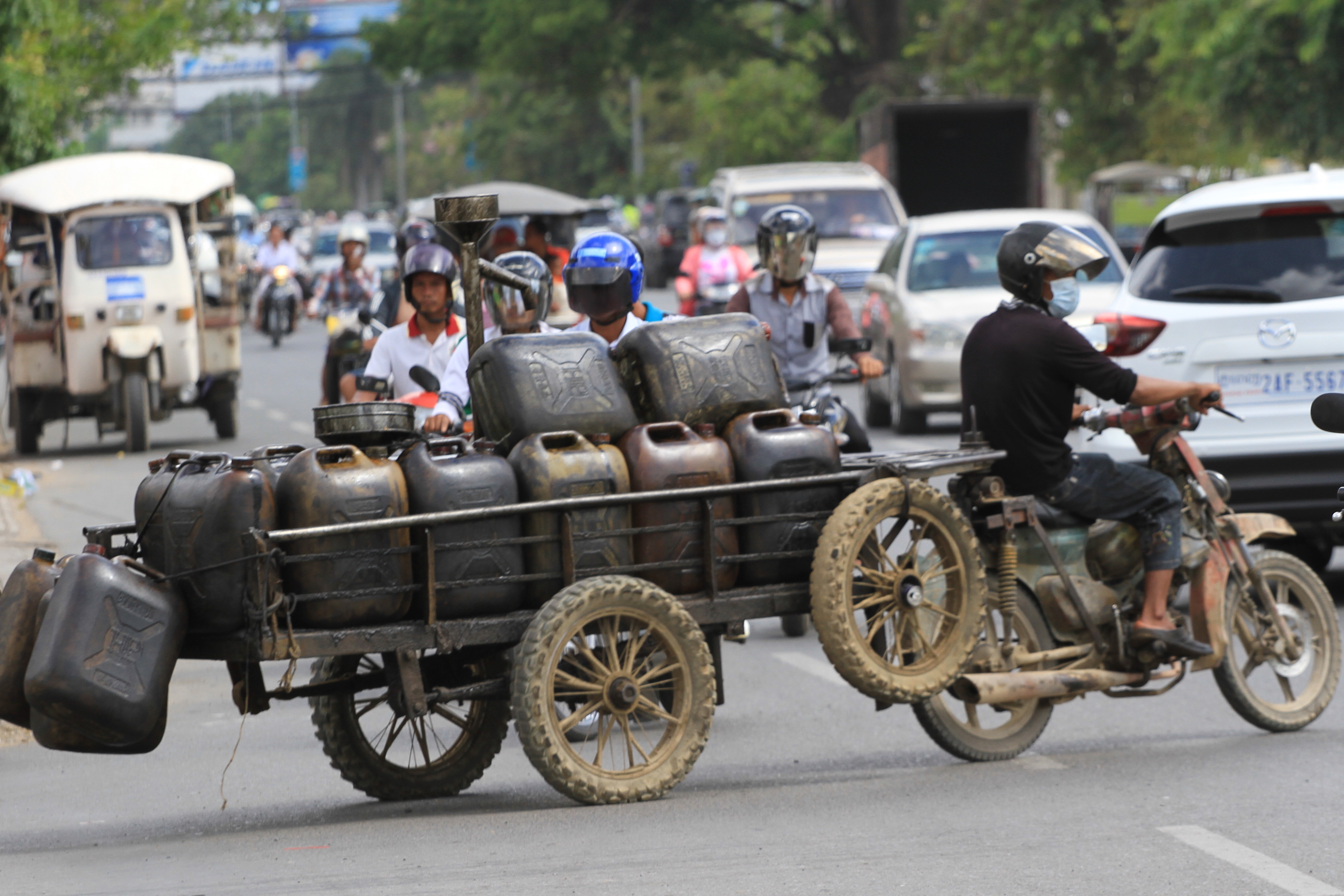 Embouteillage à Phnom Penh : Transport : Phnom Penh : Phnom Penh et ses ...