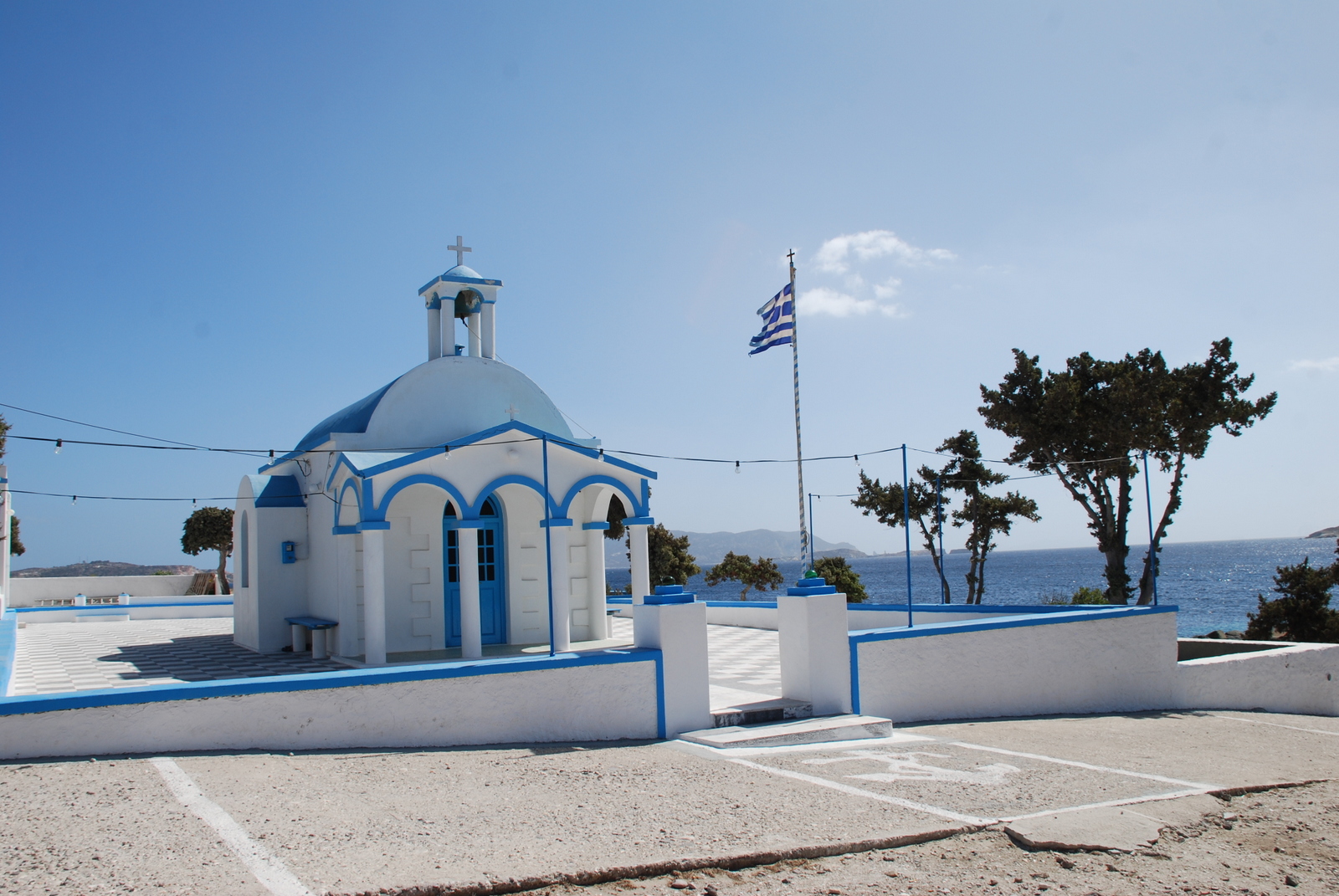 Eglise à Pollonia sur l'ile de Milos : Eglise : Pollonia : Île de Milos ...