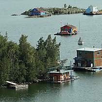 Yellowknife Bay Floating B&B : Yellowknife : Territoires du Nord-Ouest ...