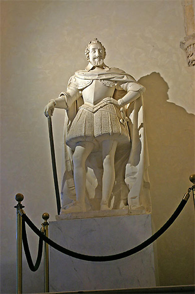 Le roi Henri : Statues : Château de Pau : Pau : Pyrénées-Atlantiques ...
